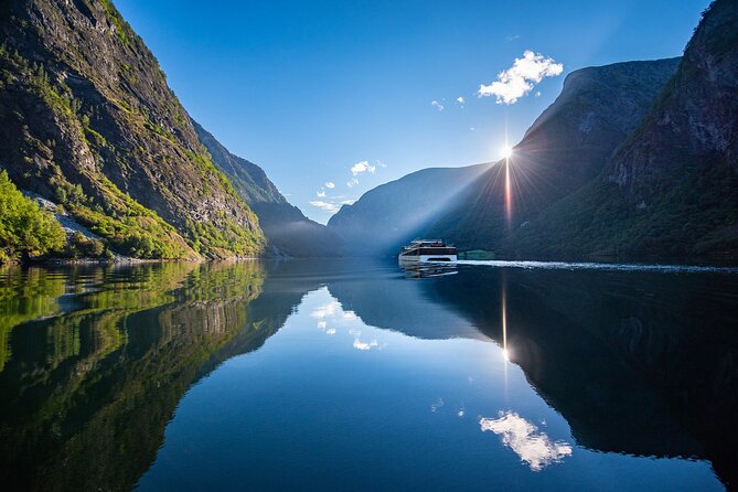 Private guided tour - Premium Nærøyfjord Cruise and Flåm Railway - Discover the Magic of Norway’s Fjords with a Private Guided Tour