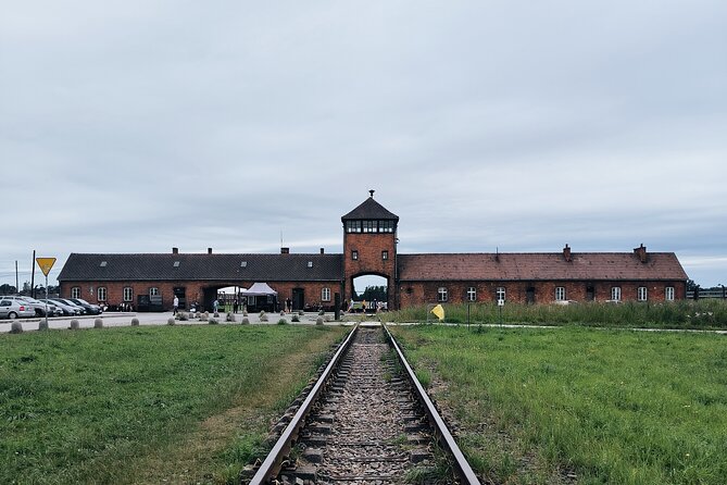 Private Guided Tour to Auschwitz & Birkenau From Krakow - Transportation and Pickup