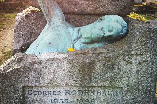 Private Guided Tour to Père Lachaise Cemetery in Paris - Health and Safety Considerations