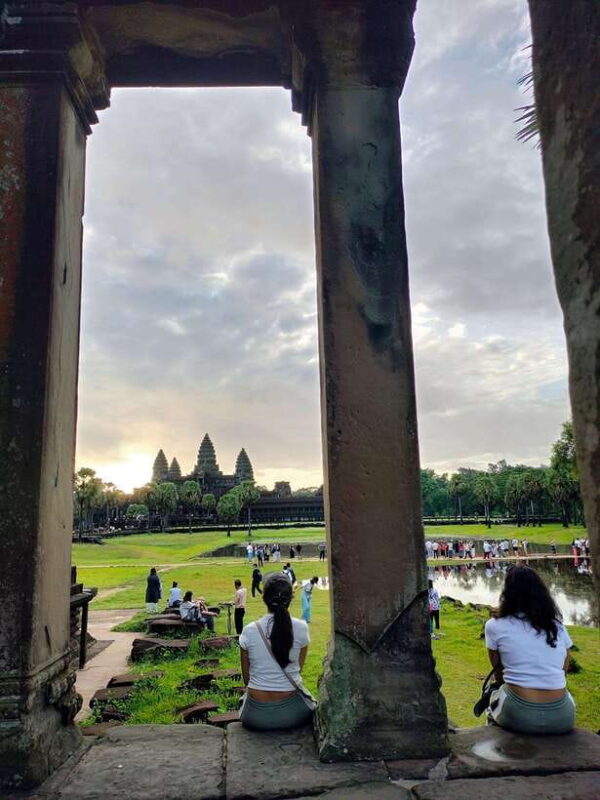 Private Guided Tours From Angkor Wat Sunrise To Beng Mealea - What Travelers Say