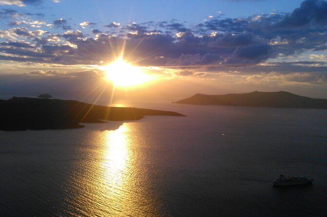 Private Half Day Guided Tour Visit to Santorini - Booking Information