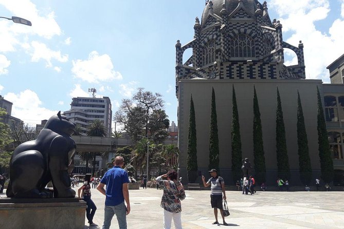 Private Half Day Medellin Tour: Meet Fernando Botero'S 23 Statues - Exploring the Enchanting Pueblito Paisa