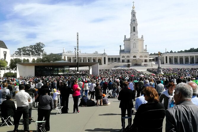 Private half-day tour from Lisbon to Fatima - The Heart of Fátima: Sanctuary and Apparition Sites