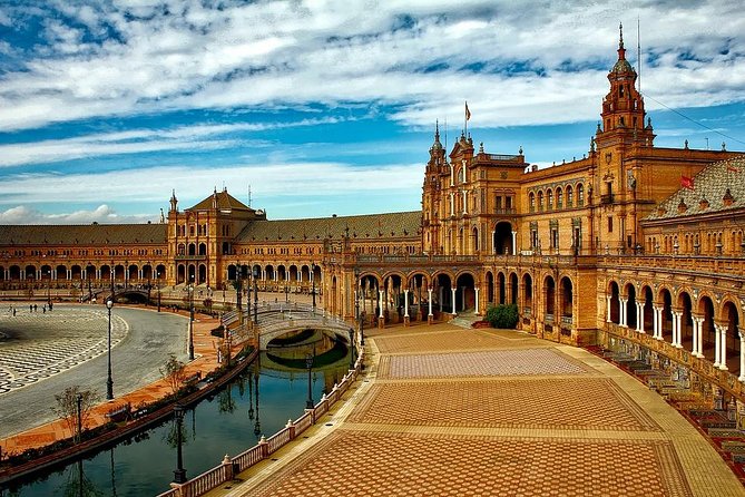 Private Half day Tour of Sevilla with Hotel pick up and drop off - Introduction to the Experience