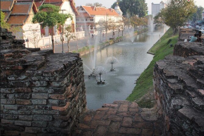 Private Half-Day Tour The Old Chiang Mai City With Street Foods - Key Points