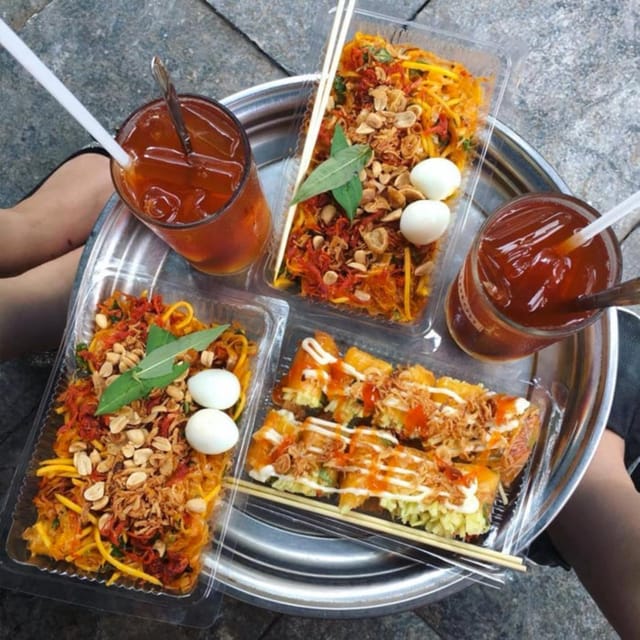 [Private] Hanoi Food Tour with Train Street - An In-Depth Look at the Hanoi Food Tour with Train Street