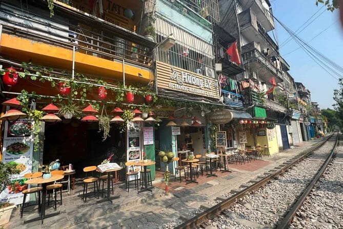 Private: Hanoi Street Food Exploration and Train Street Trip - The Train Street Experience
