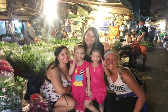 Private Hidden-Gem Sightseeing Motorbike Tour with Local Students - Key Points