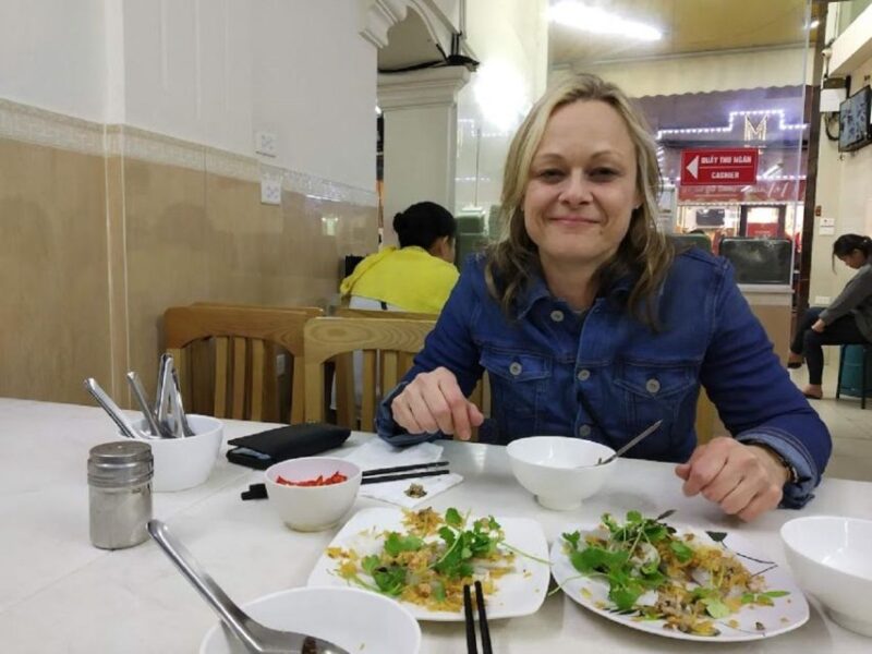Private hidden Hanoi street food walking tour with a local - Key Points