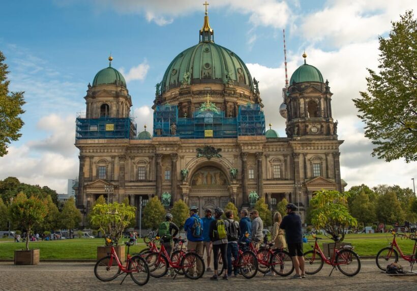 Private Highlights of Berlin Bike Tour - Key Points