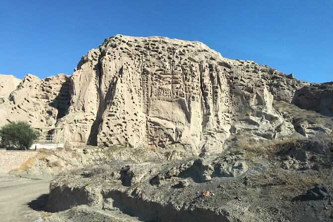 Private Highlights Tour: Discover Santorini Your Way - Savoring the Flavors of Santorinis Cuisine