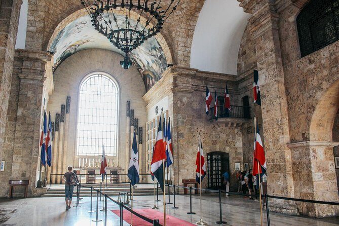 Private Historical Santo Domingo Day Trip - Wandering the Colonial Streets