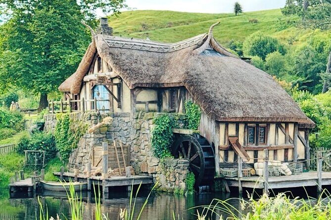 Private Hobbiton Movie Set and Rotorua Day Trip from Auckland - Who Should Take This Tour?