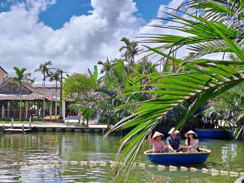 Private Hoi An Countryside biking, basket boat, herb gardens - Key Points