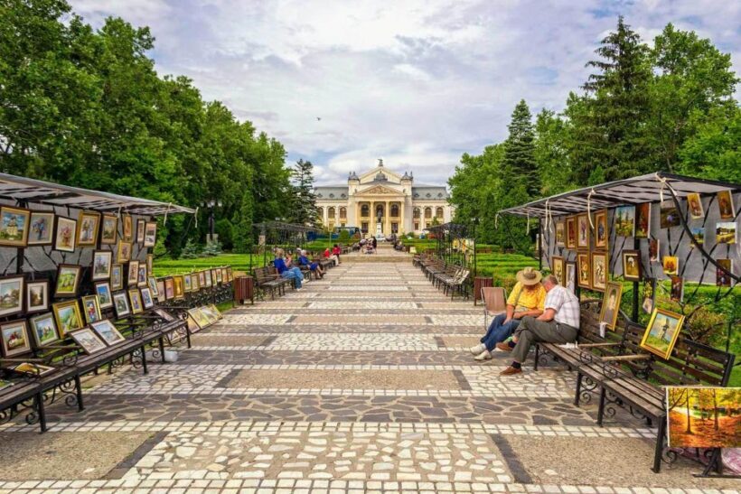 Private Iasi City Tour - The Sum Up
