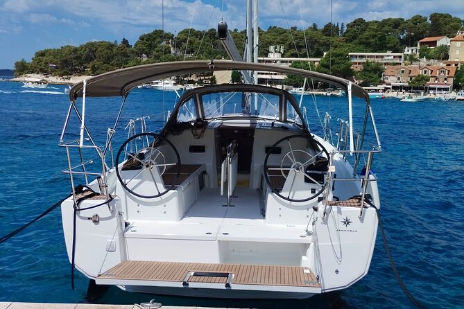 Private Inter-Island Tour From Dubrovnik to Elaphiti Islands - Onboard Dining and Beverages