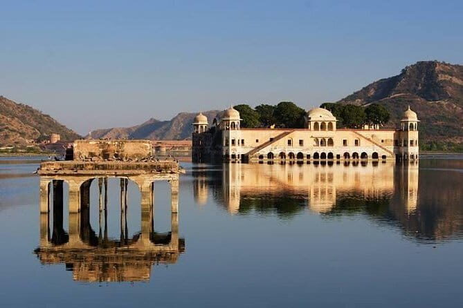 Private Jaipur City Tour From Delhi By Cab With Professional Driver - Authentic Experiences and the Role of Guides