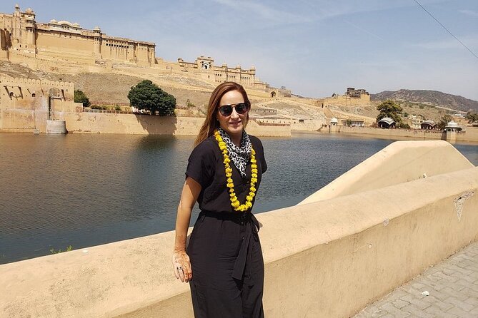 Private Jaipur Half Day Tour with Amer Fort and Stepwell - Authentic Local Flavor and Cultural Vibe