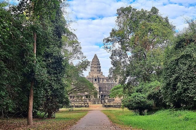 Private Jeep Tour to Angkor Temples from Siem Reap - Who Should Book This Tour?