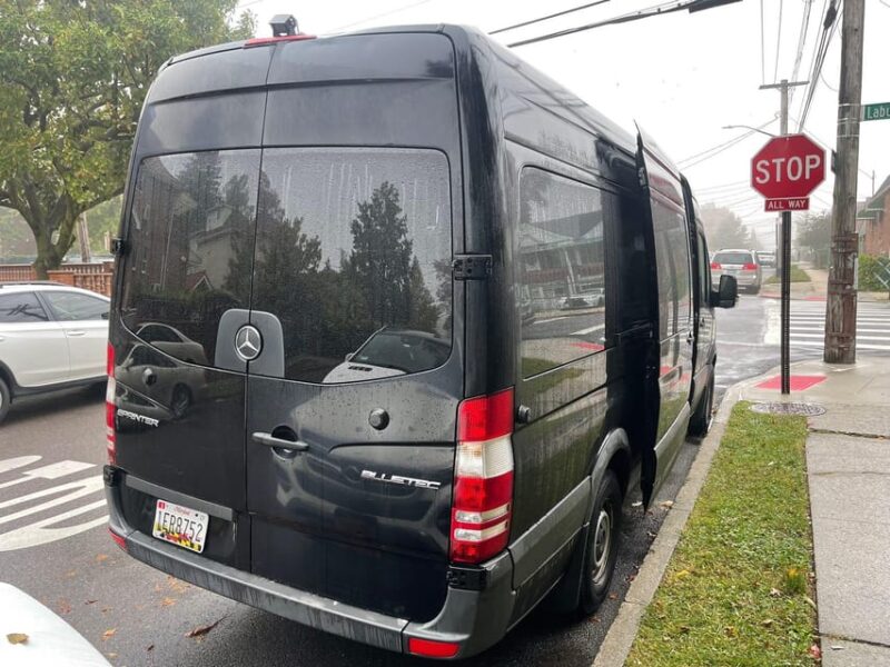 Private JFK to Manhattan Airport Transfer Up to 11 Pax - FAQ