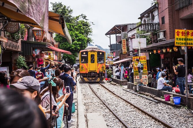 [Private] Jiufen Village & Shifen Town from Taipei with Pickup - What the Tour Entails: A Step-by-Step Breakdown