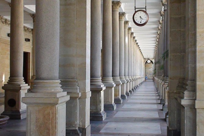 Private Karlovy Vary trip from Prague with glassworks All-Incl. - The Journey Begins: From Prague to Karlovy Vary