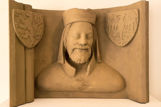 Private Karlstejn Castle luxury tour from Prague with Caves - FAQ