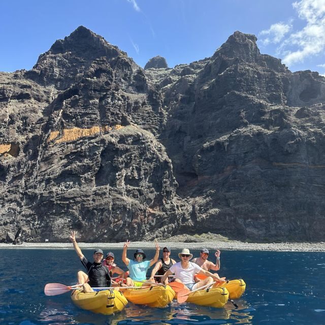 Private Kayak Tour at the feet of the Giant Cliffs - Key Points