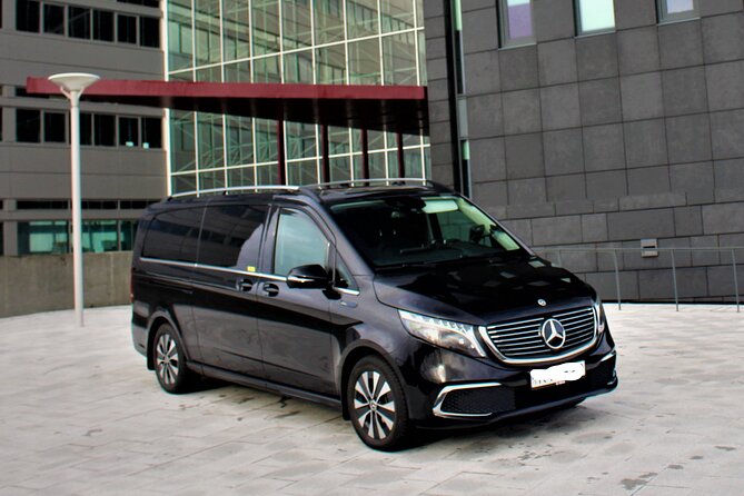 Private Keflavík Airport Round Trip Transfer - Introduction