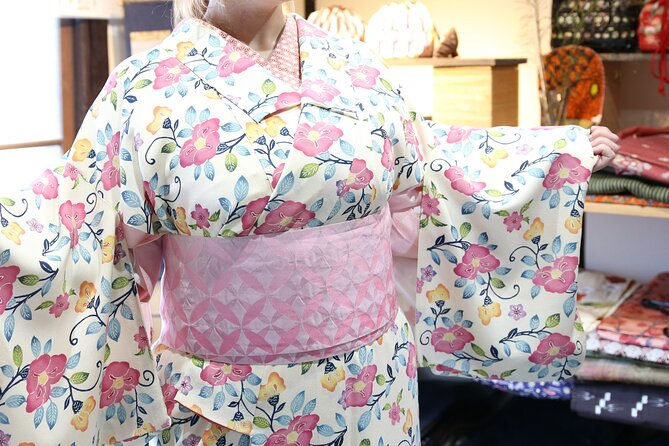 Private Kimono Photo Walk in Kurashiki Bikan Historical Quarter - Tour Logistics and Schedule