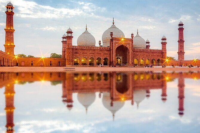 Private Lahore Full Day Sightseeing Tour with Local Guide - Key Points