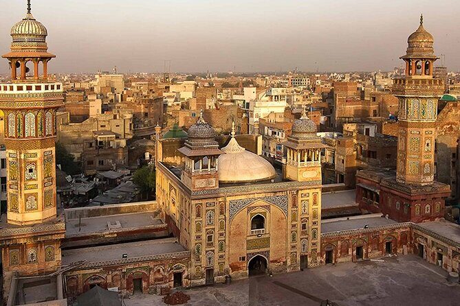 Private Lahore Full Day Sightseeing Tour with Local Guide - Visiting the Shahi Hammam