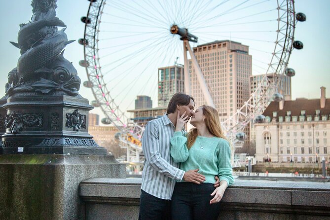 Private Landmarks Photoshoot for Families and Couples - Convenient Meeting and Pickup