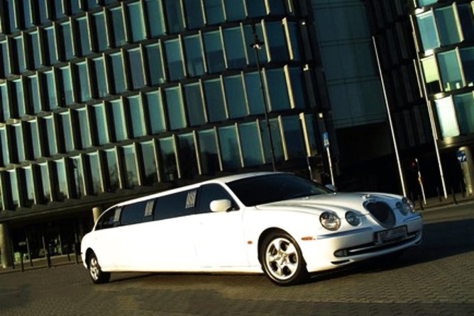 Private Limo Service: Airport Transfer from Chopin WAW - Deep Dive: Cost, Value, and Practicalities