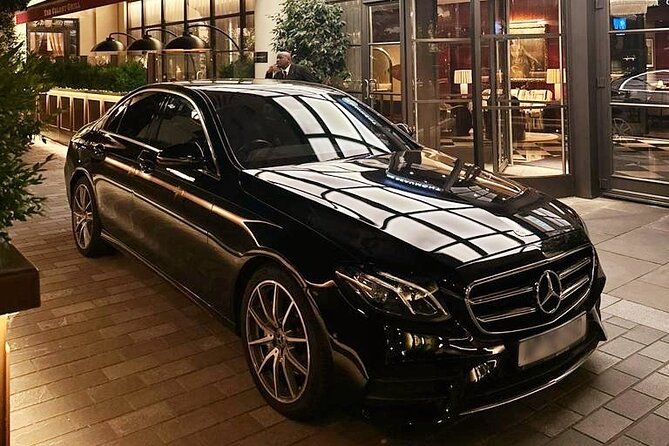 Private Limo Transfers Gatwick Airport To/From Any London Hotel - Accessibility and Participation