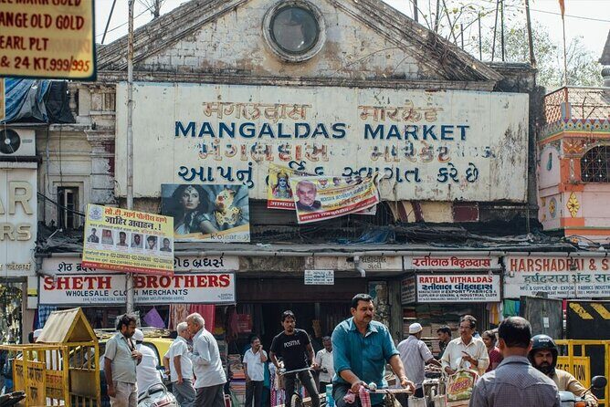 Private Local Market Tour and Local Street Food Tour in Mumbai - Authentic Taste & Local Flavors