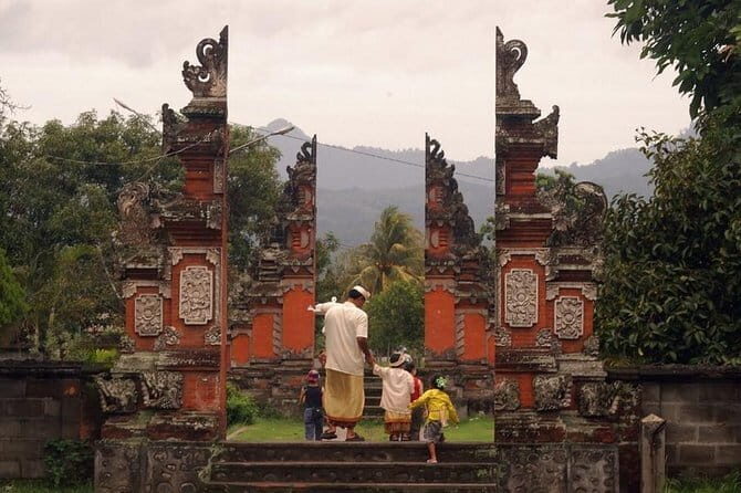 Private Lombok Historical Sightseeing and Waterfall Tour - Considerations