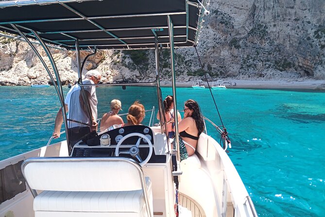 Private Luxury 6.5m 140HP Speedboat Cruise Shipwreck & Blue Caves - Additional Information and Accessibility