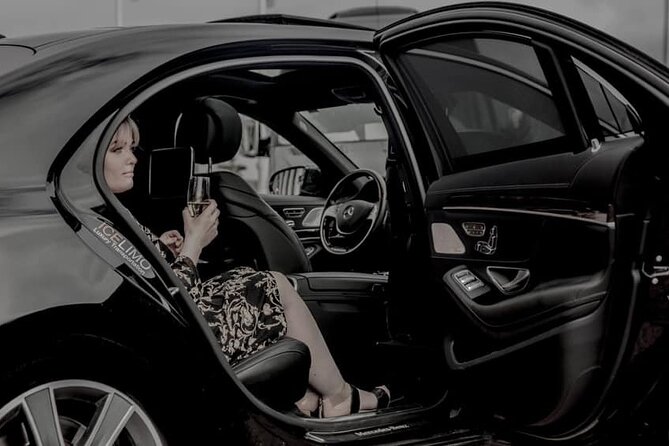 Private Luxury Airport transport Keflavik in Sedan - Key Points