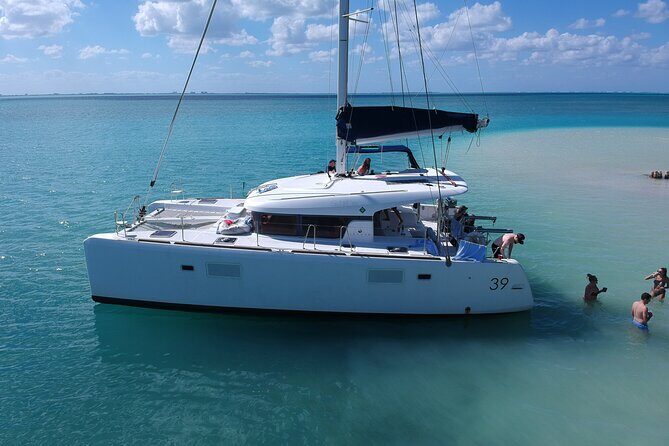 Private Luxury Catamaran Tour to Stingray City and Snorkel - What’s Included and What to Consider