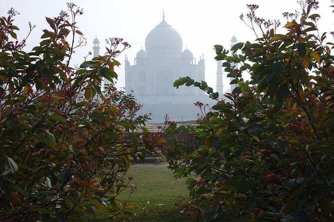 Private luxury same day trip to Taj Mahal from Delhi - Key Points