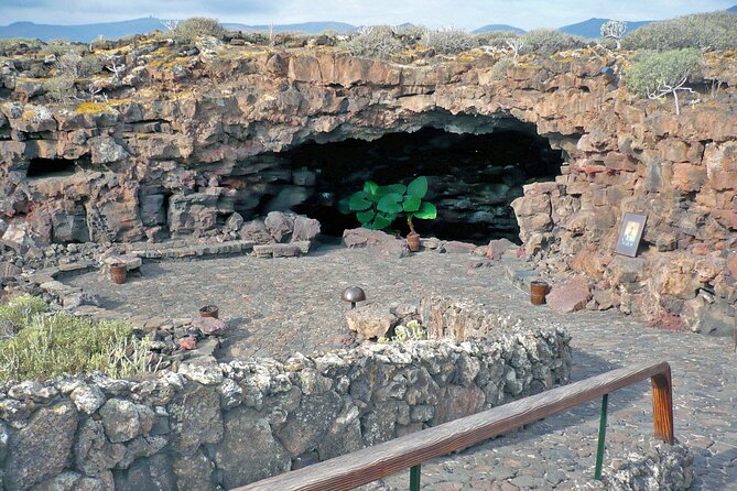 Private luxury Tour of Jameos del Agua and Cueva de los Verdes in Lanzarote - Why This Tour Works Well