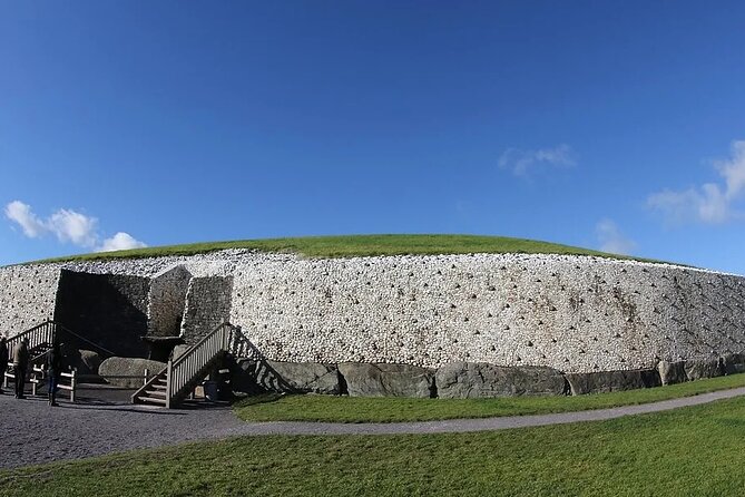 Private Luxury Tour of Newgrange and The Hill of Tara - Itinerary Highlights