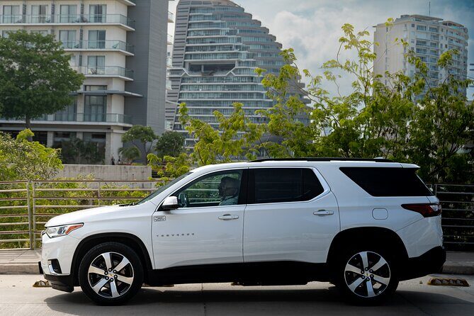 Private Luxury Transportation to Cancun Party Center - A Closer Look at the Experience