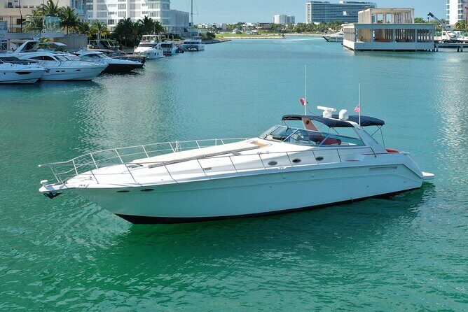 Private Luxury Yacht 55FT Rental in Cancun - Who Will Love This Experience?