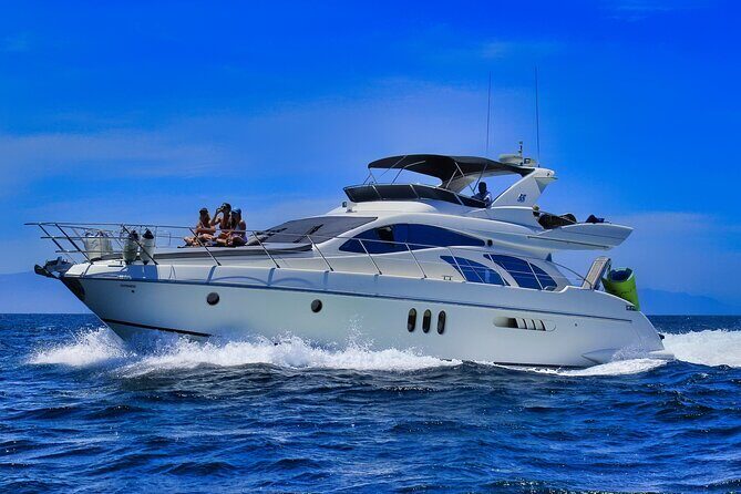 Private Luxury Yacht Chica 55' VIP All Inclusive + Jet Ski - Key Points