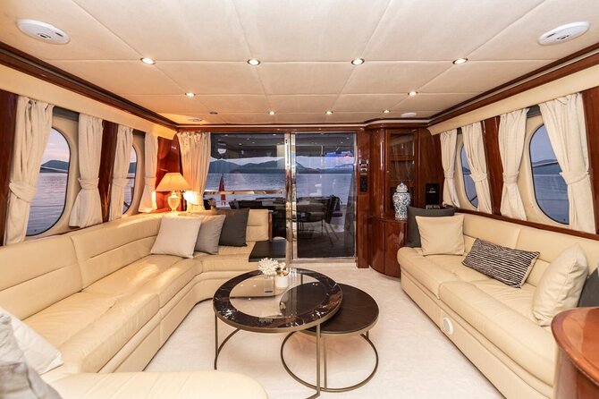 Private Luxury Yacht Cruise on Bosphorus - Exploring the Bosphorus Strait