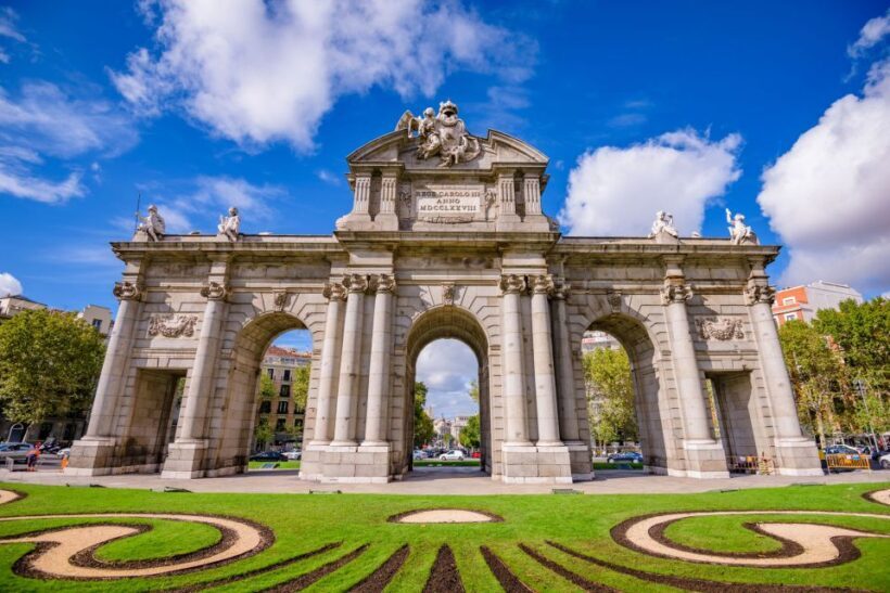Private Madrid Highlights Walking Tour - Key Points