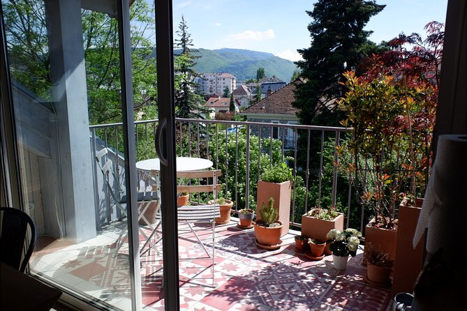 Private Market Tour and Cooking Class in Annecy With a Local - Indulging in a Modern 3-Course Lunch