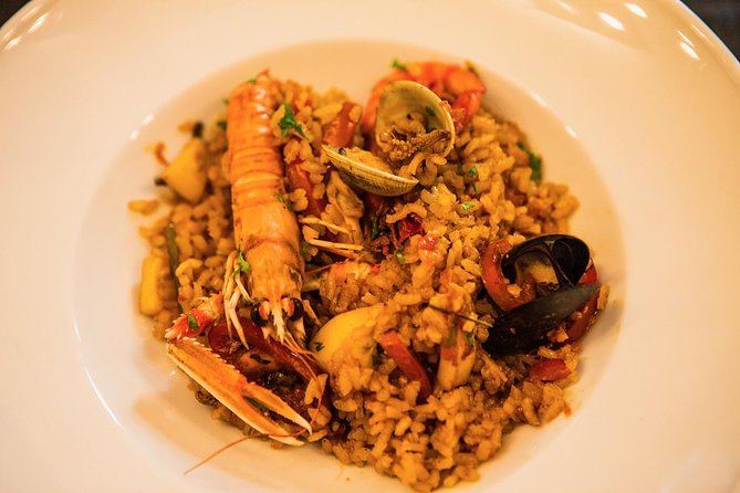 Private Market Tour, Paella & Sangria Cooking Class in Barcelona - Practical Tips for Travelers